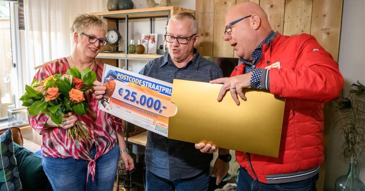 enschede-rs-winnen-tienduizenden-euro-s-en-een-bmw-bij-postcode