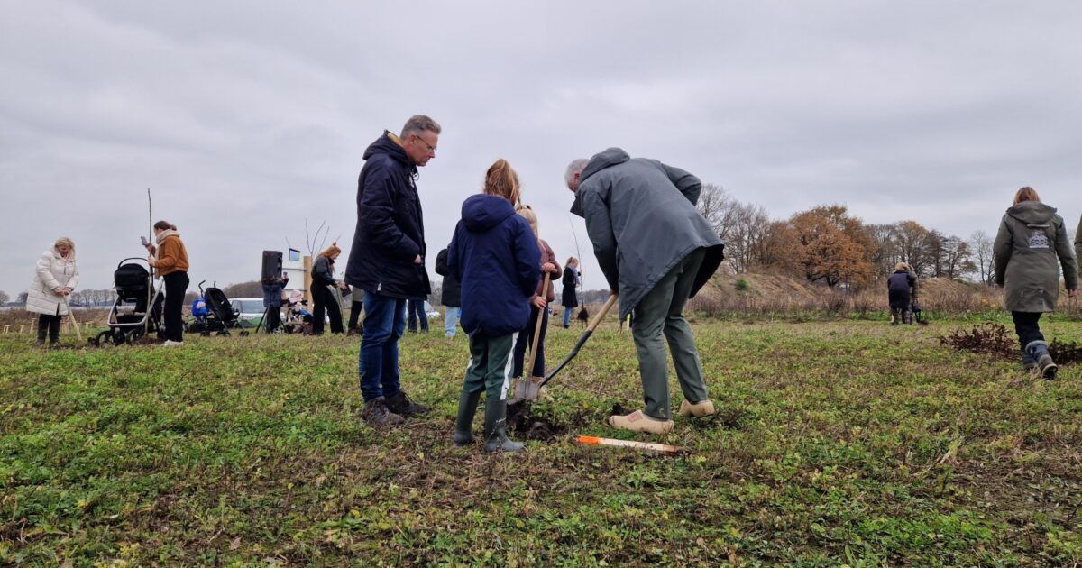 Groene start was strijd van lange adem: Geboortebos Almelo eindelijk ...